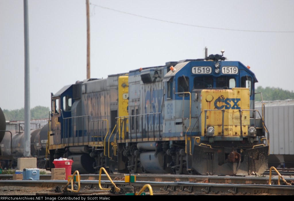 CSX 1519 & 1544